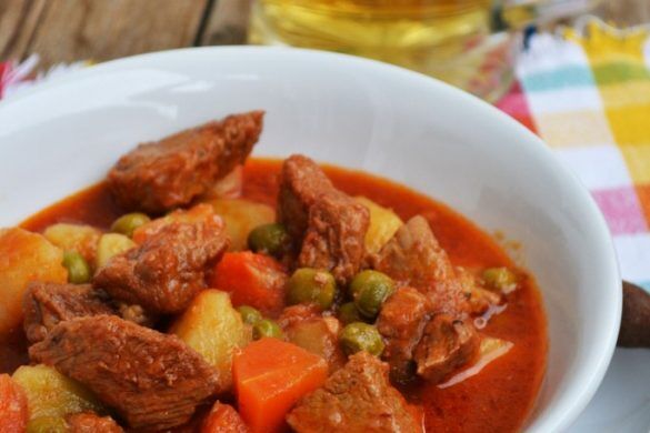 Tocanita de rosii - Topala de porodici - Bucătăria Urecheatei